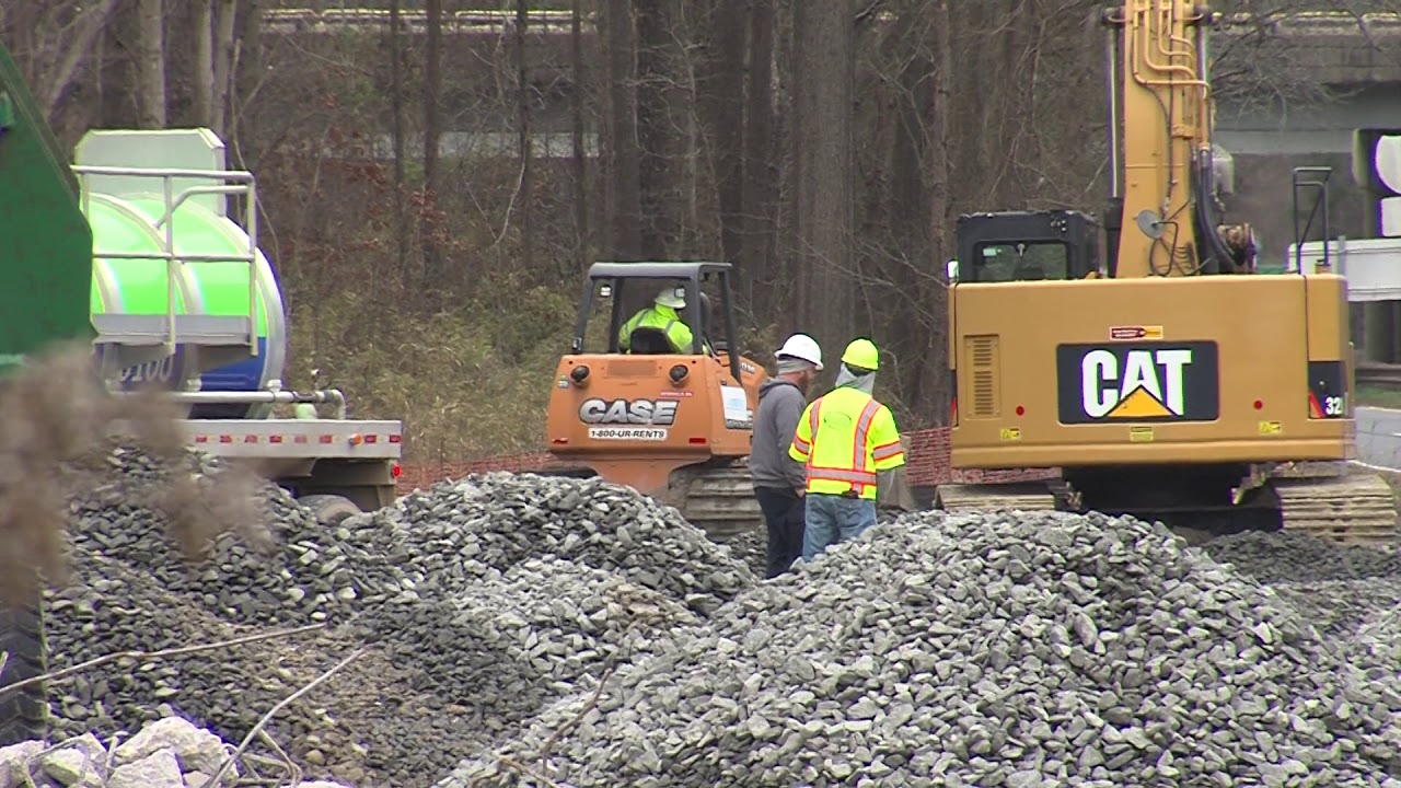 Construction on the I-64 High Rise Bridge - YouTube