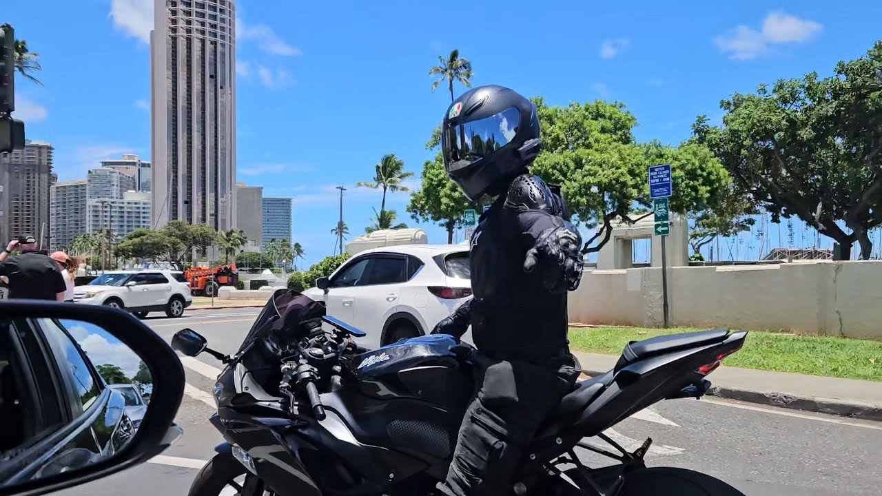 Biker dancing at red light in Honolulu, Hawaii - YouTube