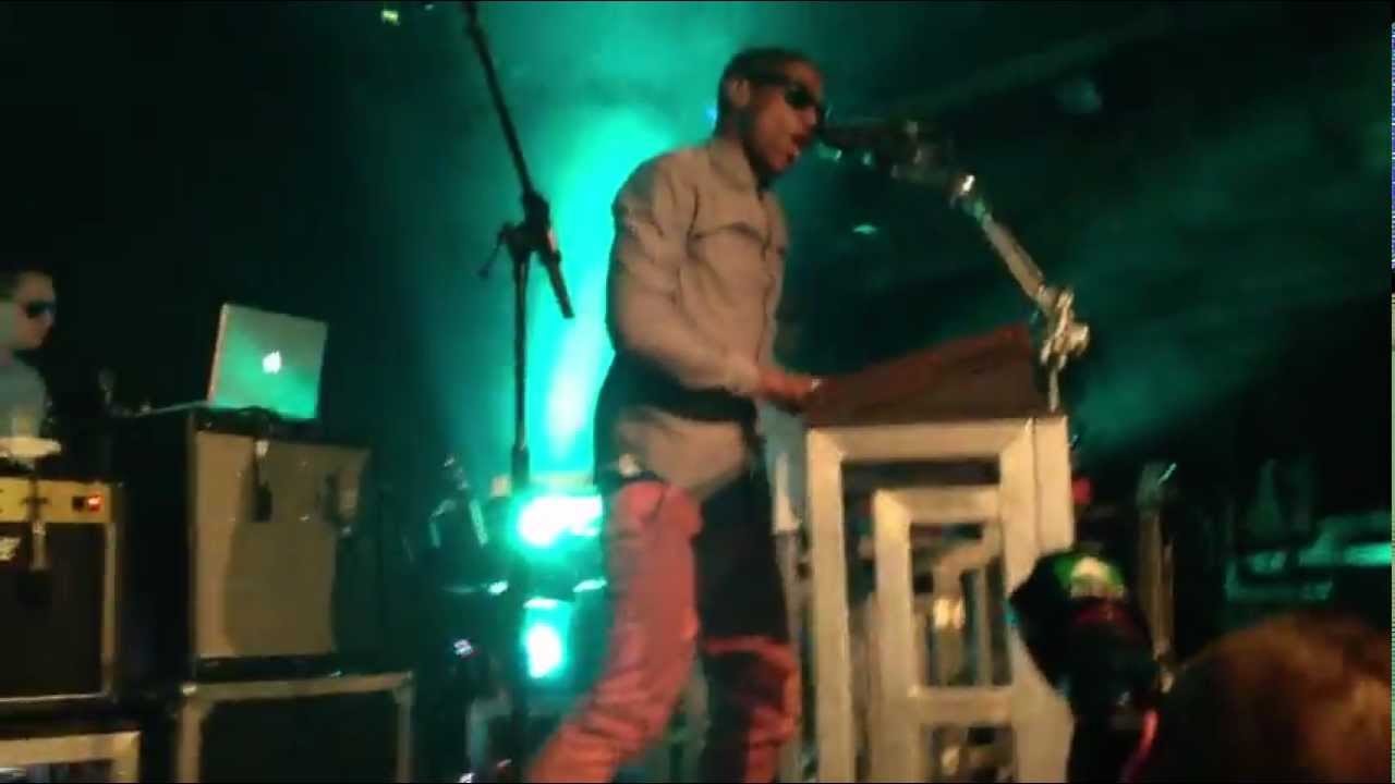 Labrinth - Last Time - Live in Belfast - YouTube