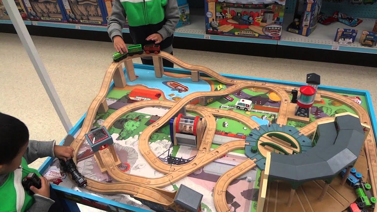 Thomas and friend the train playing time at Toy r us - YouTube