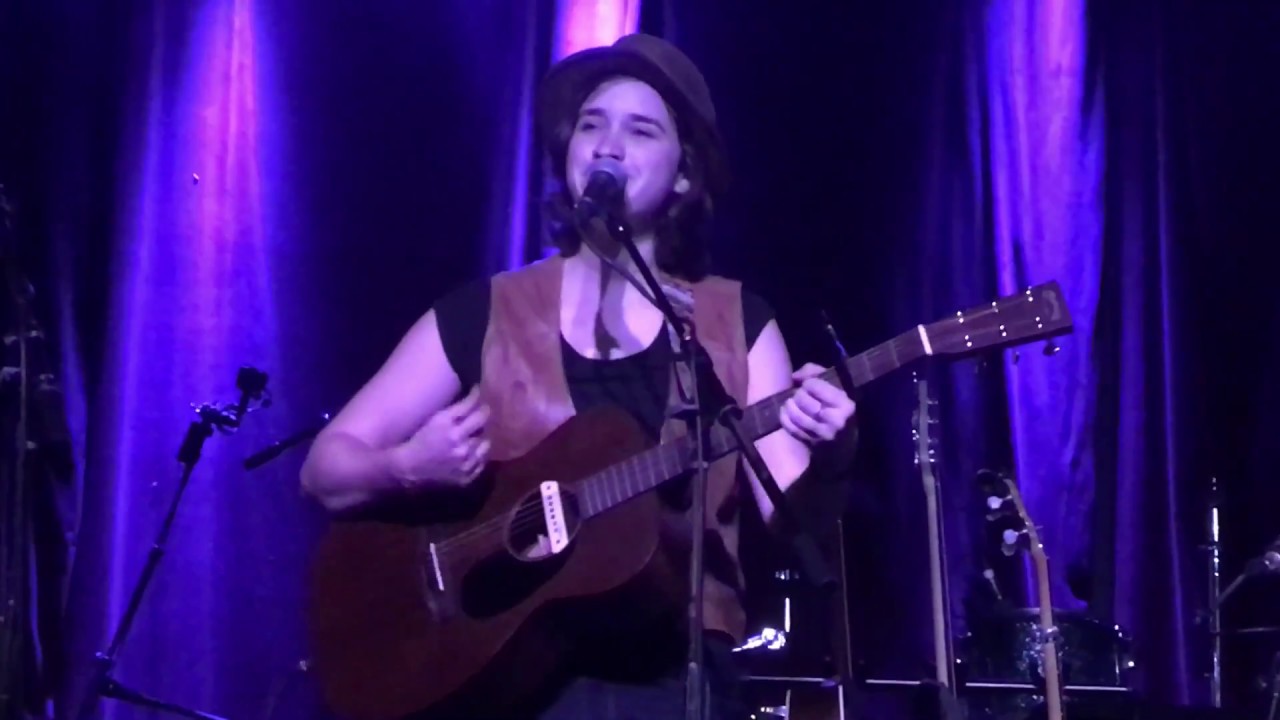 Reina del Cid (Austin May 2019) - Treat Me Right - YouTube