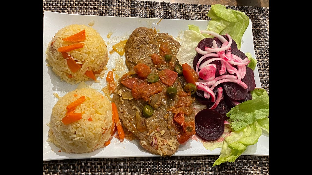 Bistec De Res! Con Ensalada y Arroz! - YouTube