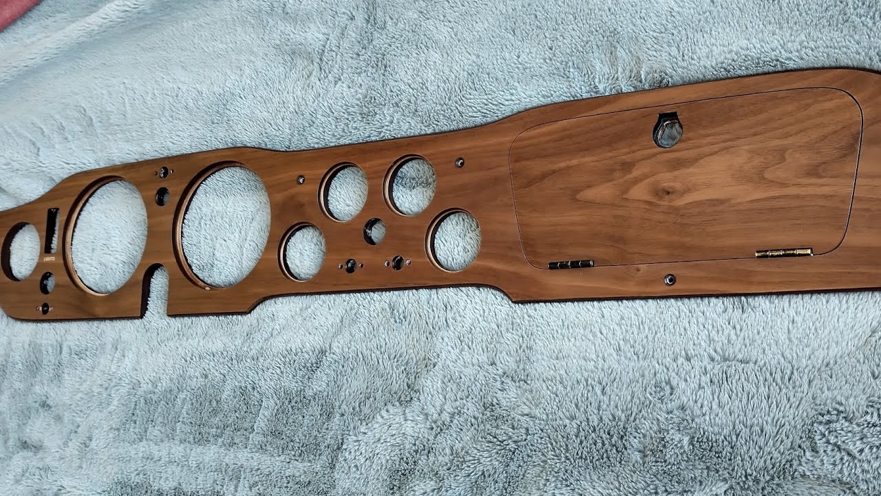 Triumph TR6 LHD OEM dash panel. - YouTube