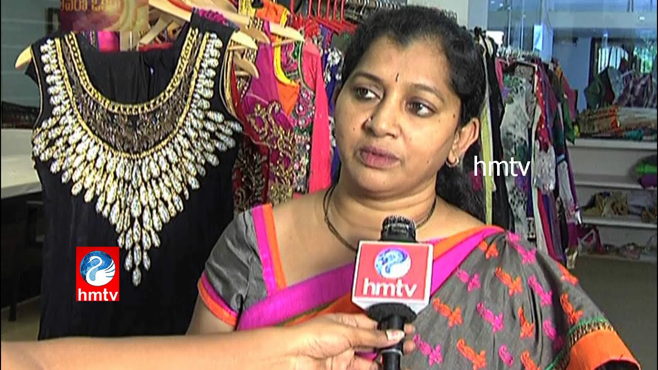 Gayatri Reddy Saree House - Evaro okaru | HMTV Avani - YouTube
