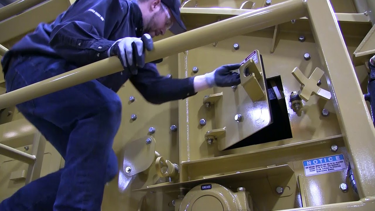 4043 Crusher Locking Pin - YouTube