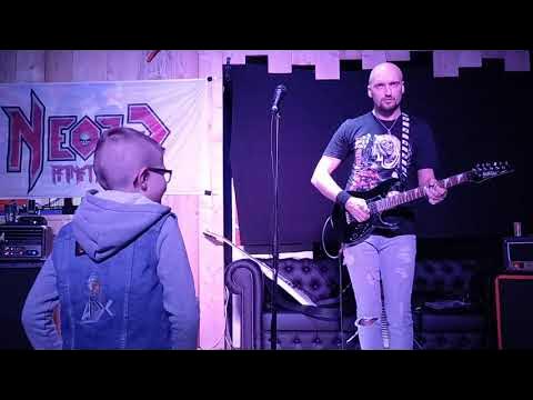 Une double surprise attend le petit fan de Nono ( NEOGEOFANATIC ) - YouTube