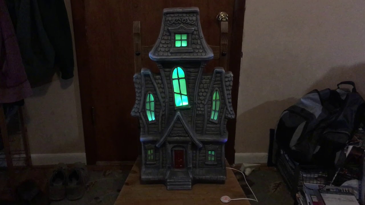 Seasonal Visions 2020 Animated Haunted House (Michael's) - YouTube