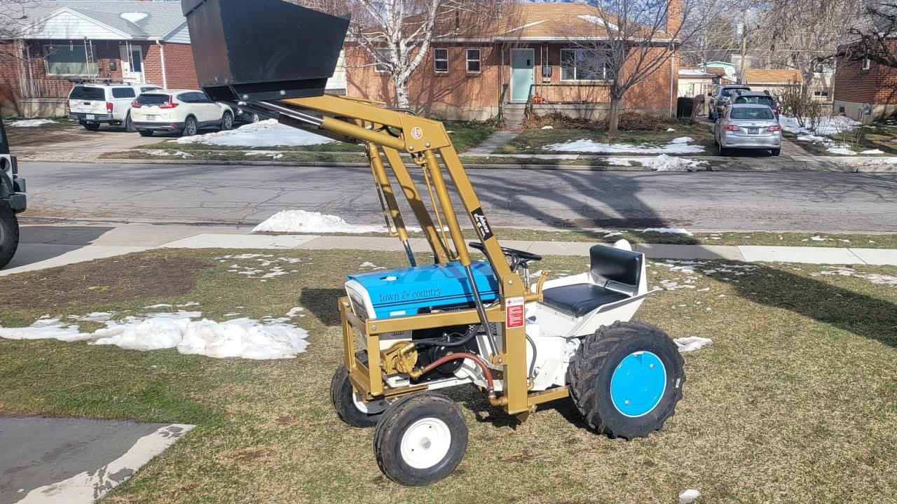 White 114 Town & Country with Johnson 10tc loader - YouTube