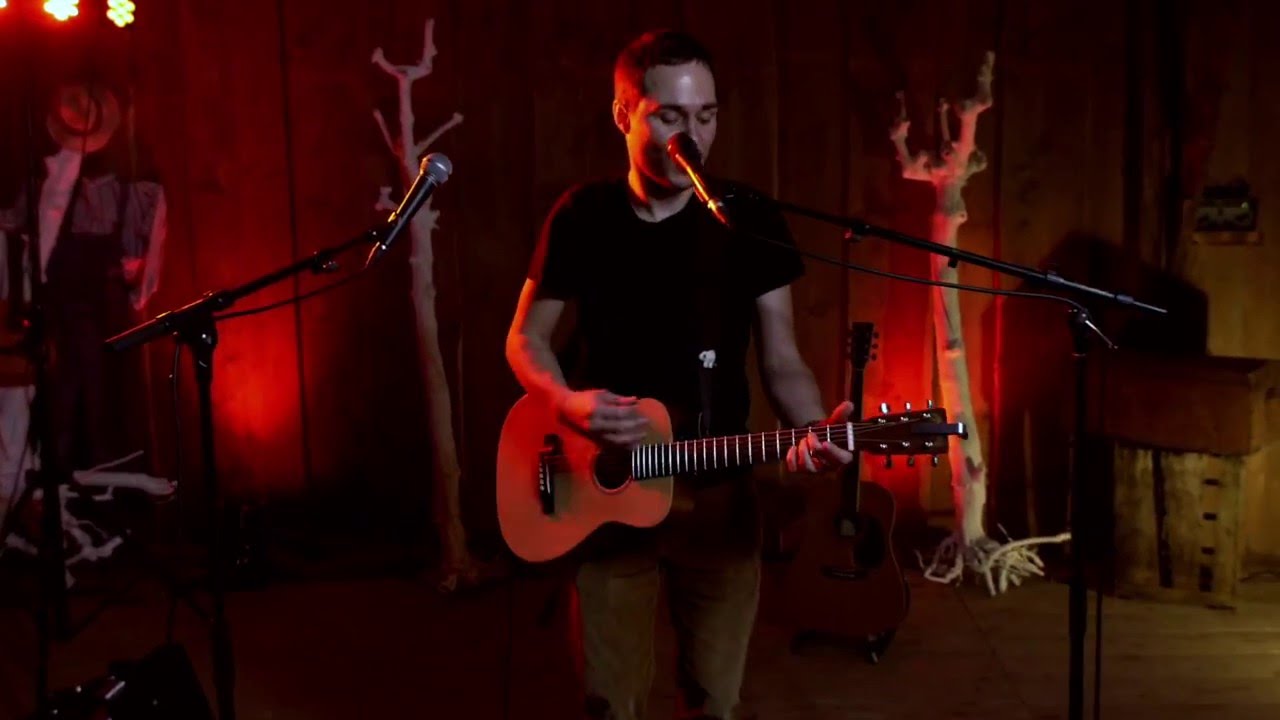 LOOPS | Live Looping Artist - Always on the run - YouTube