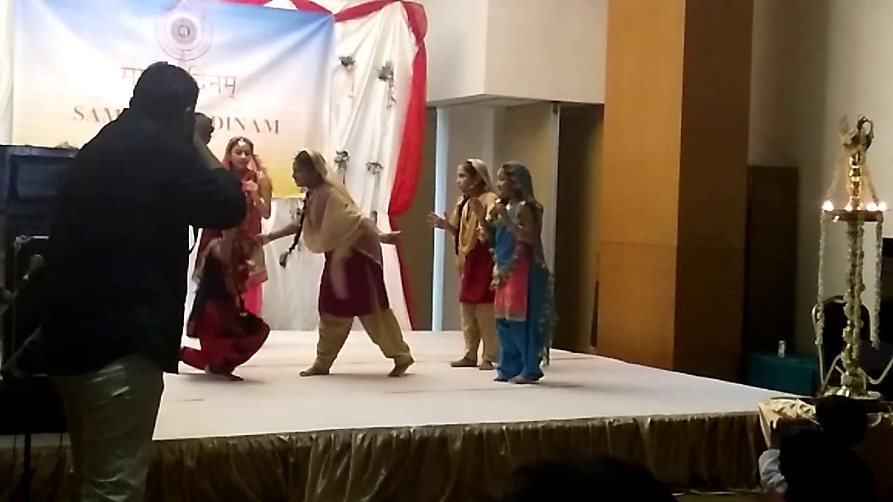 Punjabi Giddha song in Sanskrit, Shriya Garg, By Priti Garg & group ...