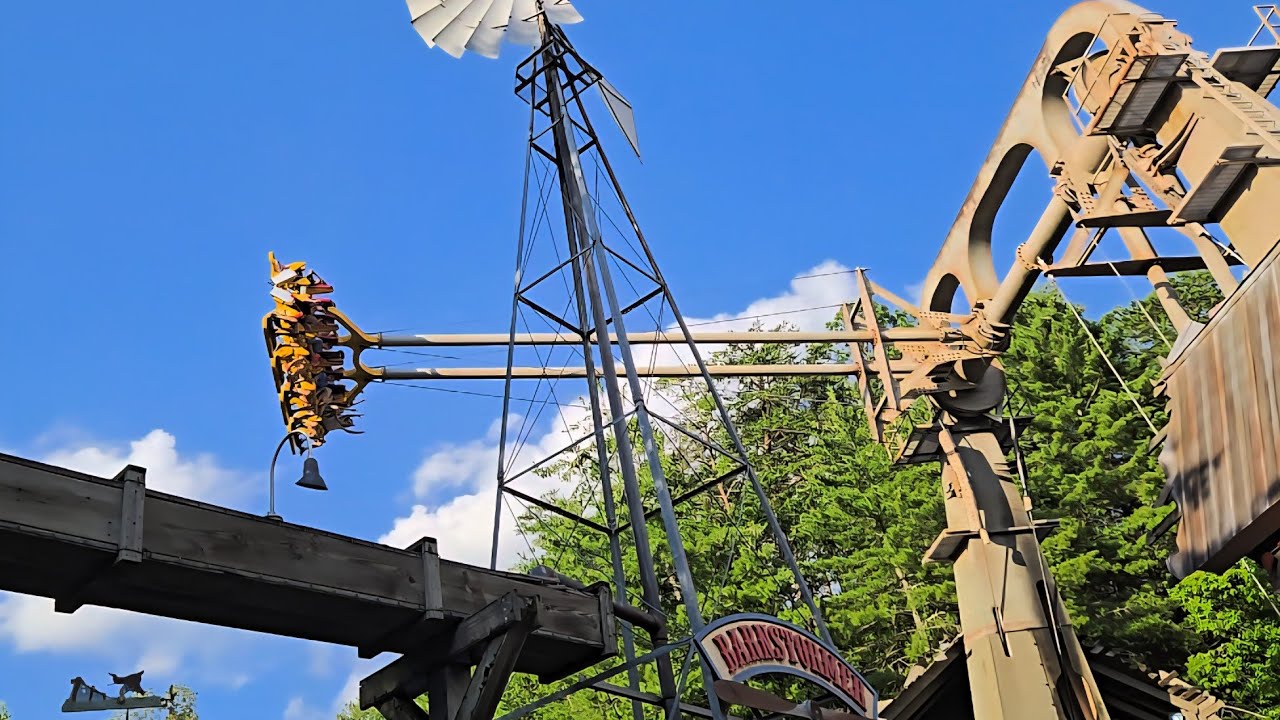 Barnstormer Big Swing Ride at Dollywood - YouTube