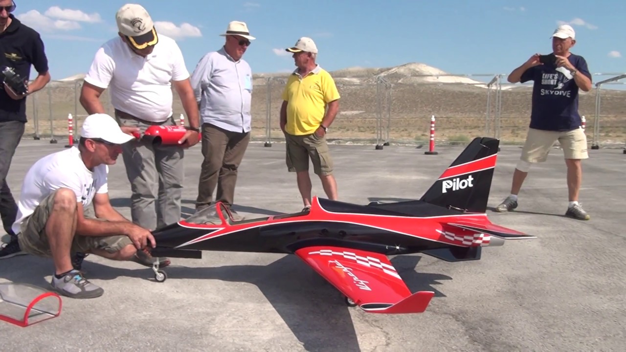 Pilot RC 2.2m Viper jet first flight. - YouTube
