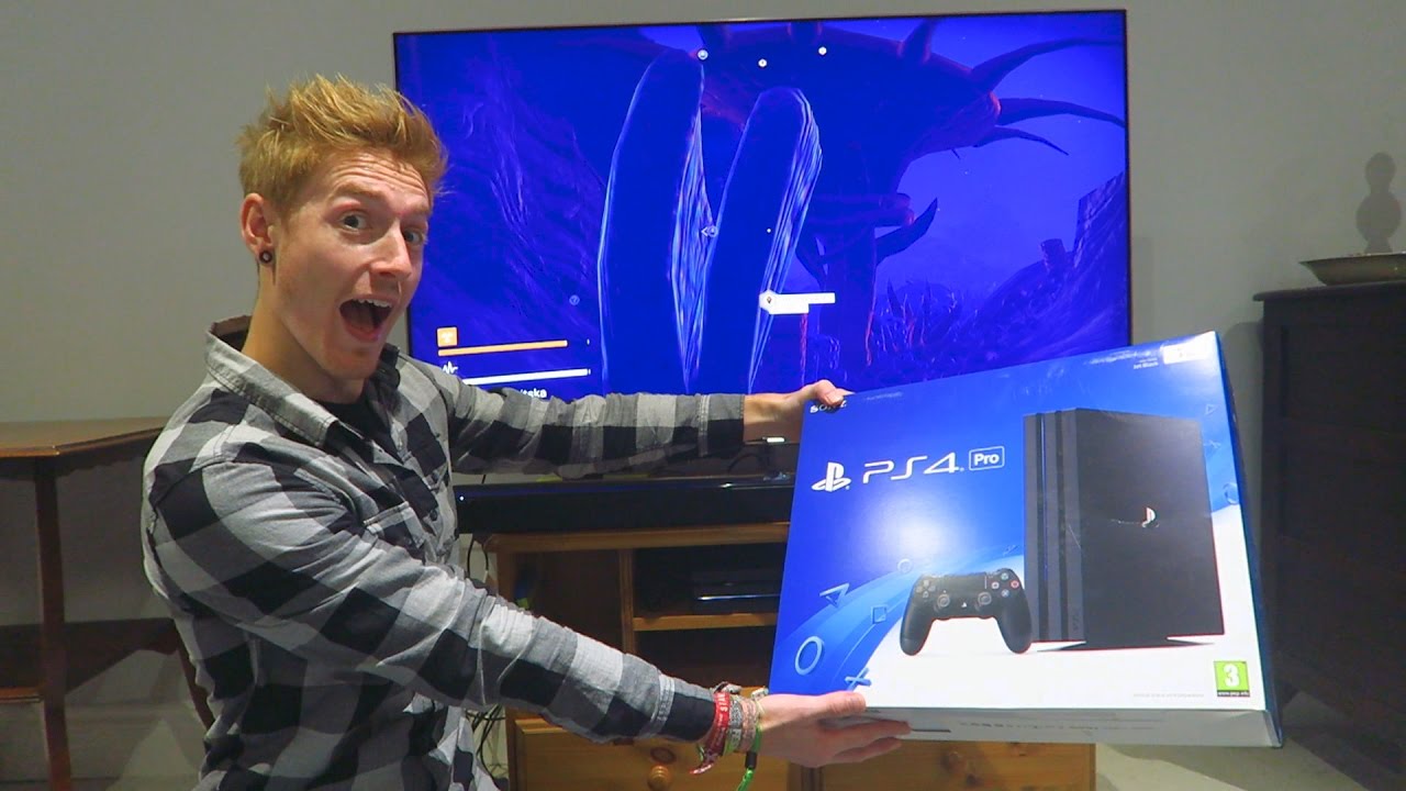 SHOULD YOU BUY A PS4 PRO? 4K HDR GAMING - YouTube
