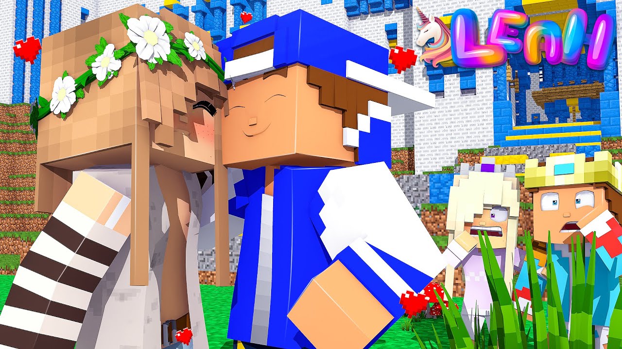 Little Leah CAUGHT DONNY KISSING THE NANNY... Minecraft - YouTube