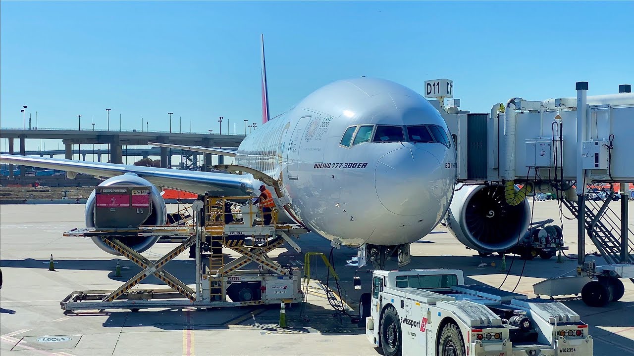 Dallas/Fort Worth (DFW) Time-Lapse – Emirates – Boeing 777-300 & More ...