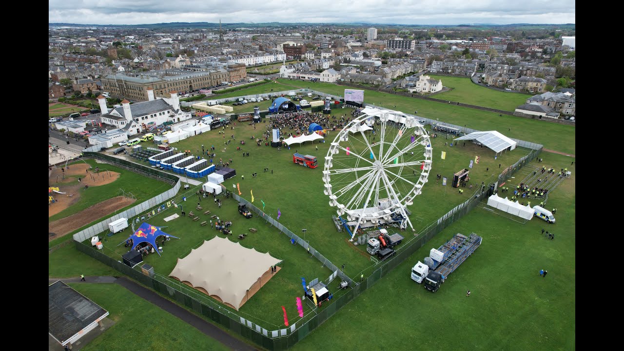 Roger Sanchez @ Street Rave Festival 2023 - YouTube