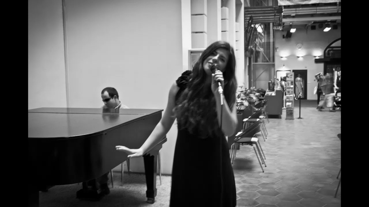 Vera Muse - Karavana (Brno Live Session) ft. Tom Vrtek - YouTube