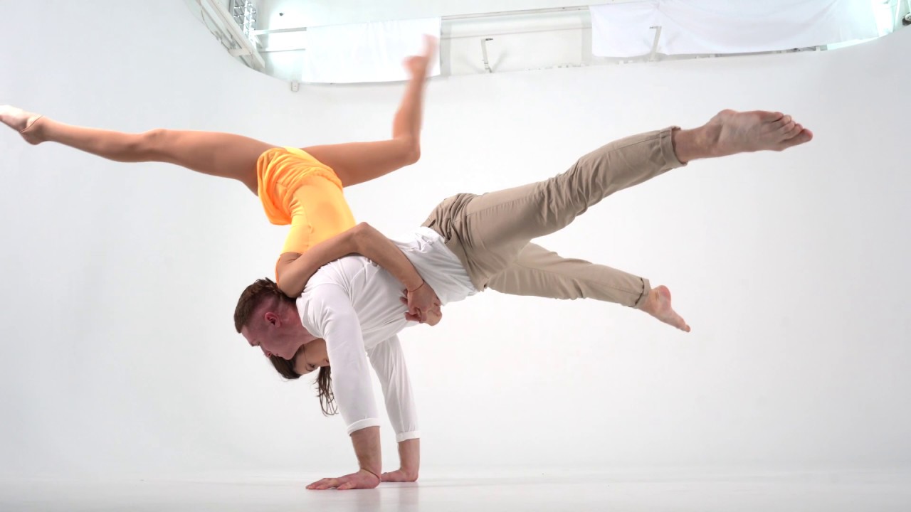Dynamic act by - "Dou Flirt" / Acrobatic Performers - YouTube