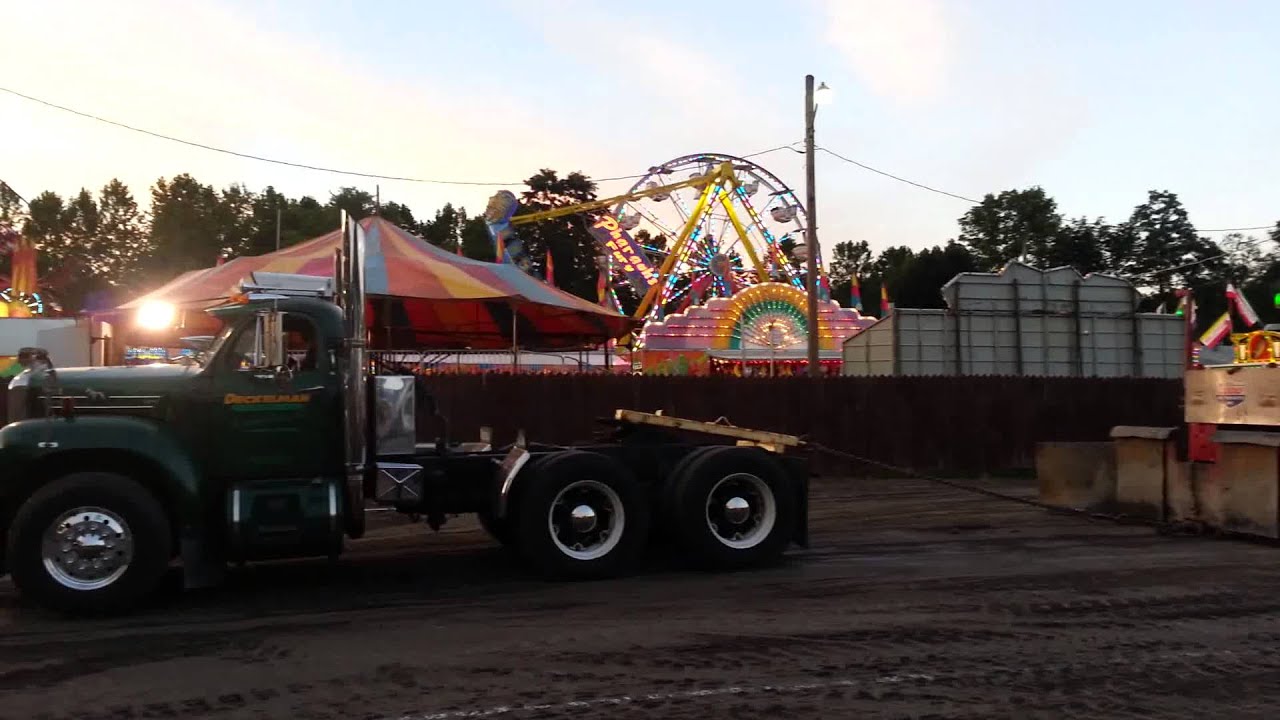 Deckelman B63 Walton Fair 2013' one bad mack - YouTube