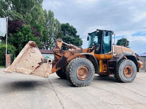CASE 821F 4WD LOADING SHOVEL C/W TOE TIP BUCKET - YouTube