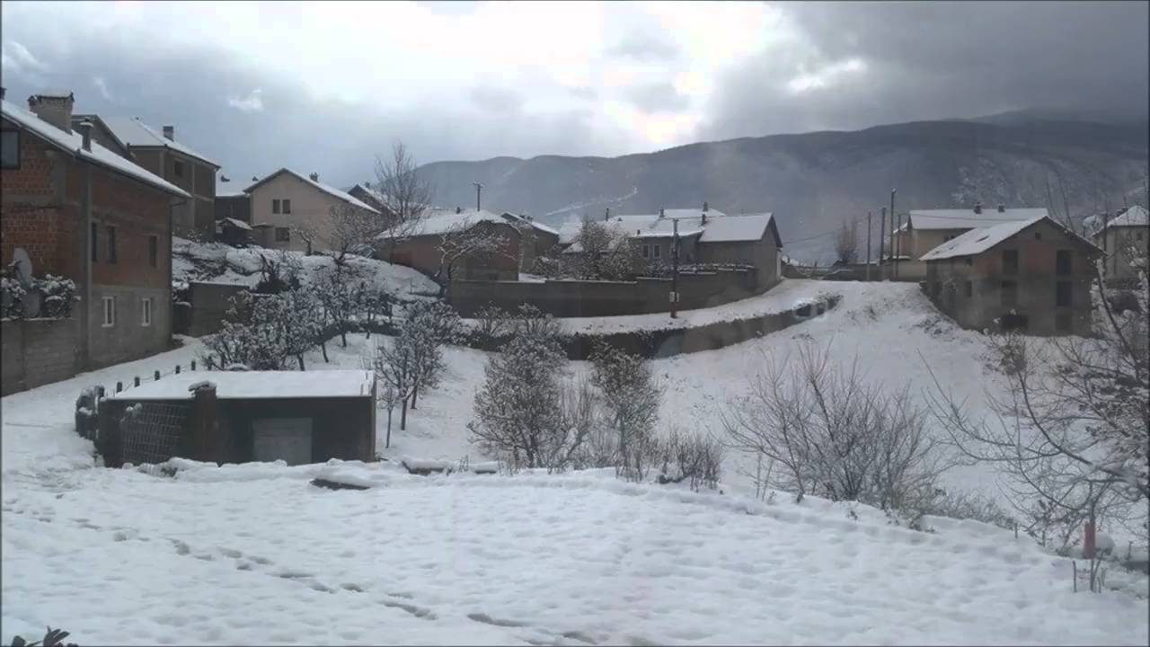 Dimri ne Fshatin Dobrushte 2014 - YouTube