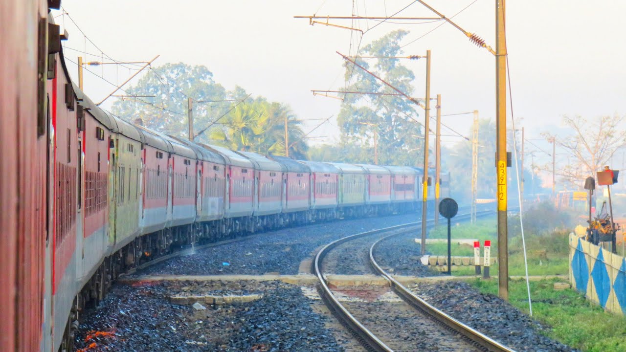 Onboard Howrah Mumbai LTT Samarsata Express Journey || Jharsuguda to ...