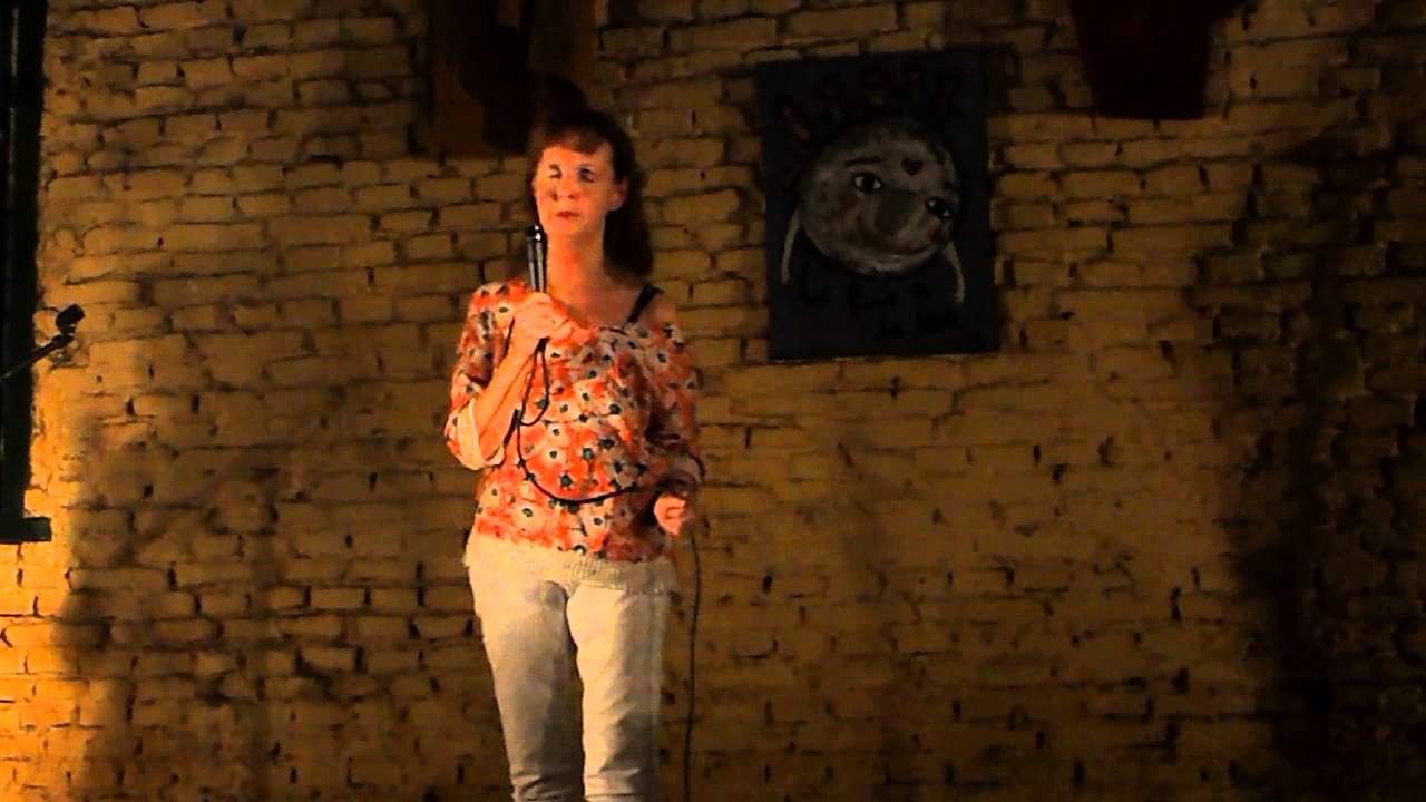 Rose Farrell - Stand Up en Los Pies a la Luna 4/12/2015 - YouTube
