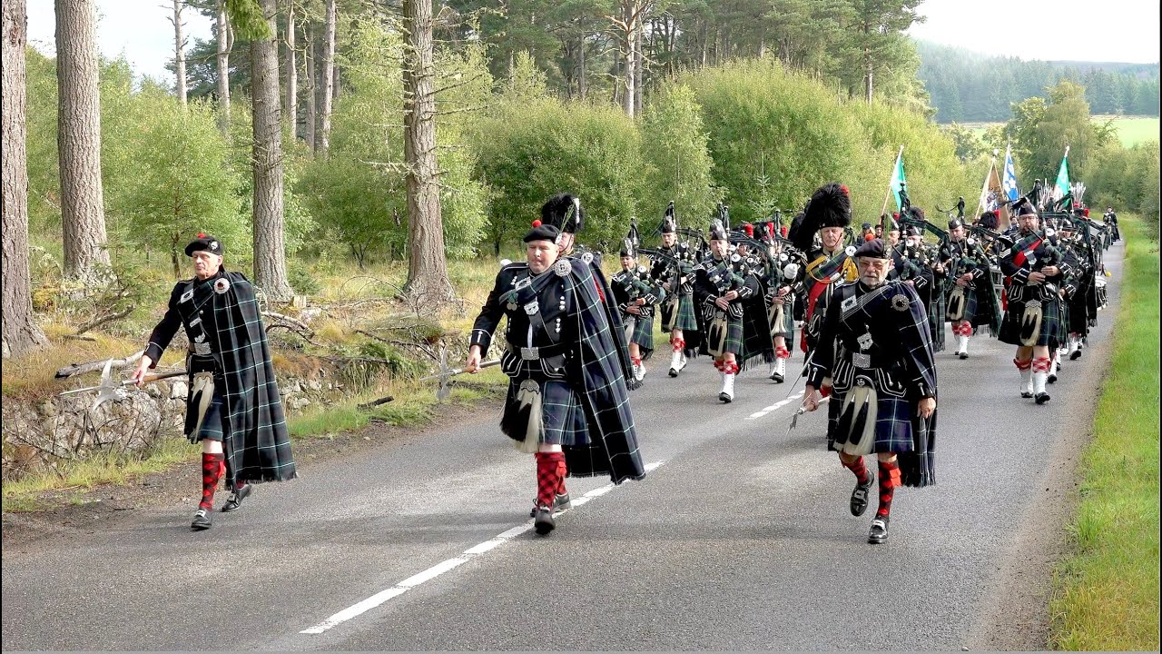 2023 Lonach Gathering Highlanders outward march through Strathdon in ...