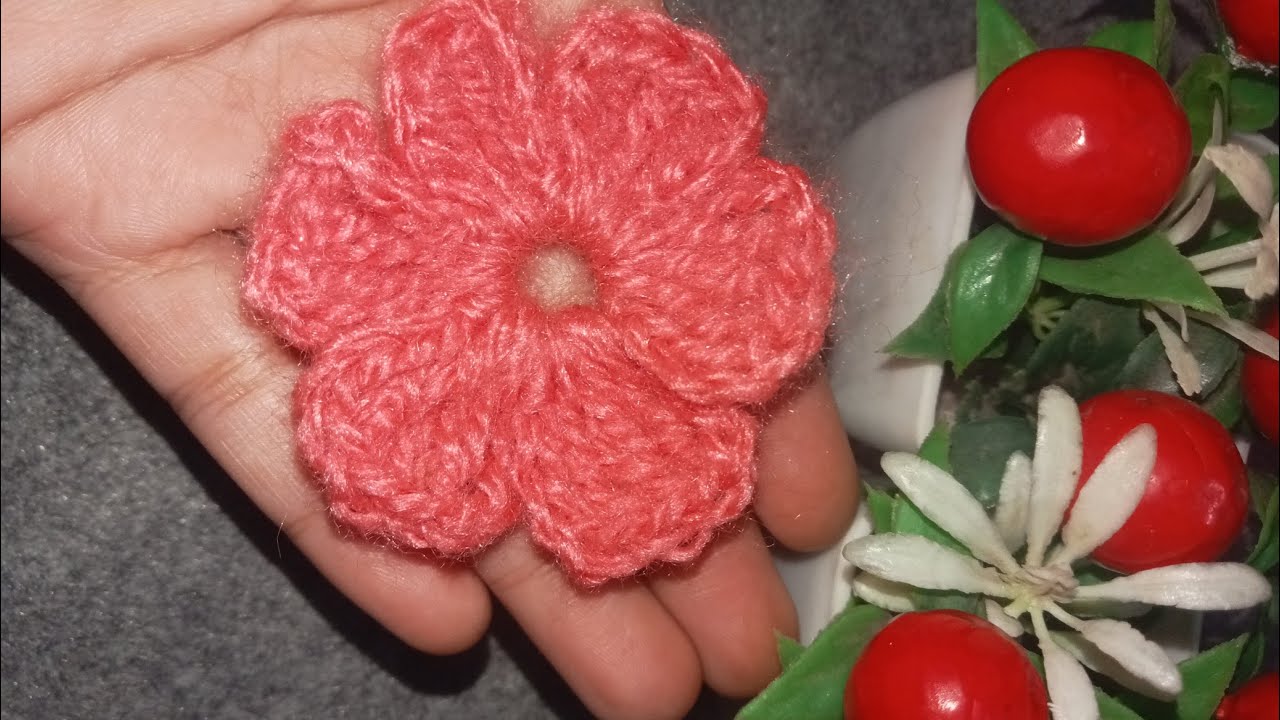 EAsy crochet flower tutorial for beginners - YouTube