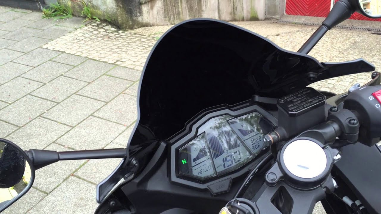 Yamaha YZF R125 2014 Race Blu with Puig Screen - YouTube