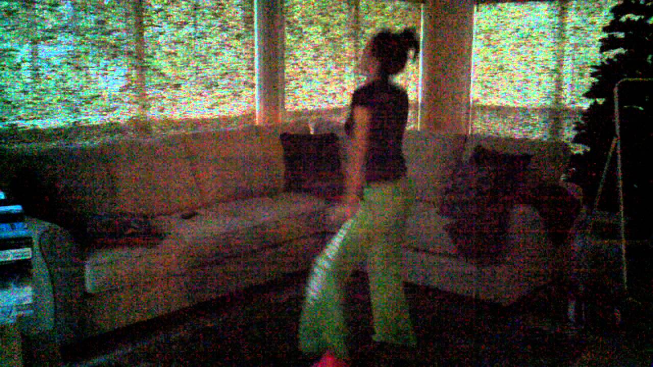 Girl dancing to baby got back - YouTube
