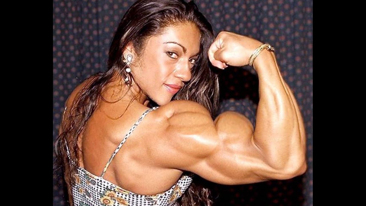 Watch How This Female Bodybuilder Performed On Stage Fbb With Huge