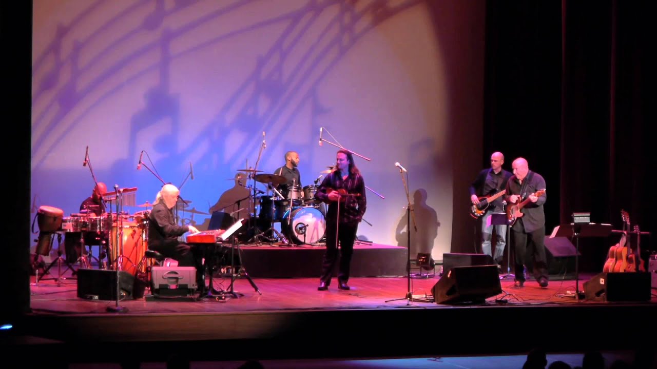 Concert Rock Violinist Aaron Meyer performs Buen Viaje - YouTube