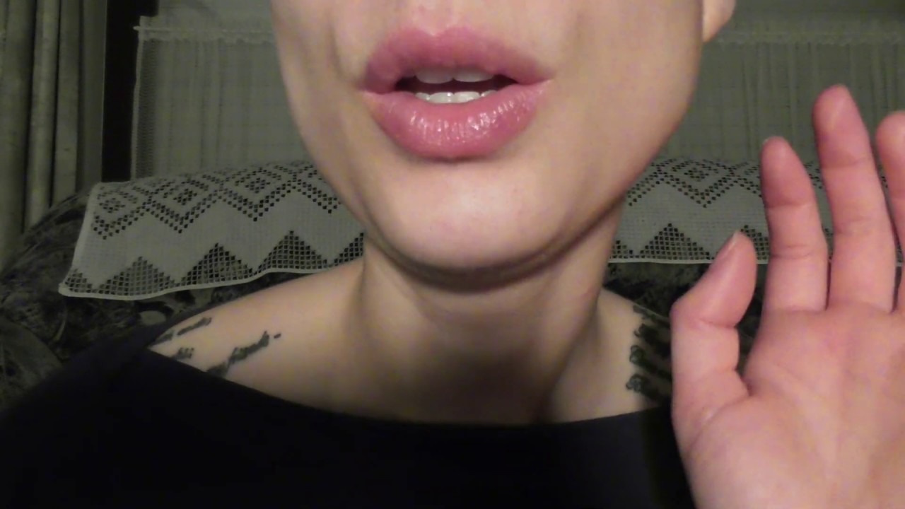 Close up whisper ramble - ASMR (ZOOM mic) - YouTube