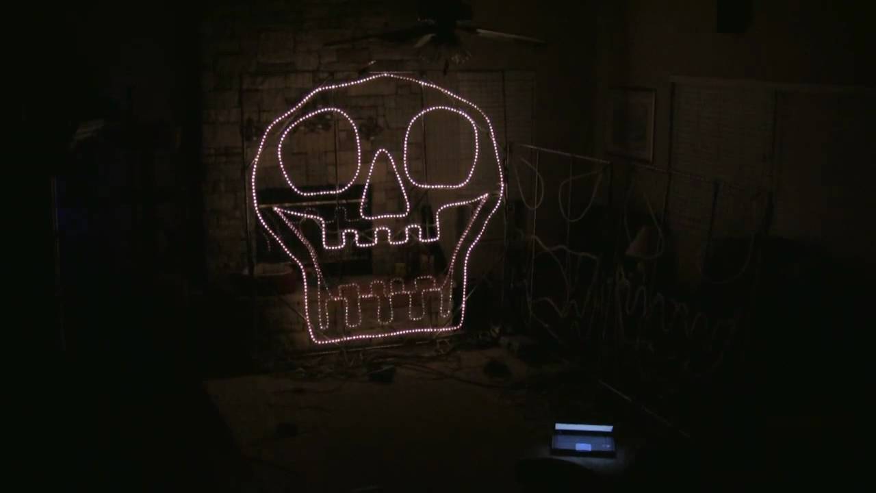 light-o-rama halloween light sequence - YouTube