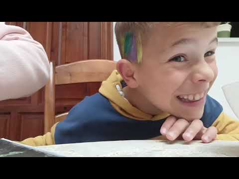 Me pinto el pelo de colores - YouTube