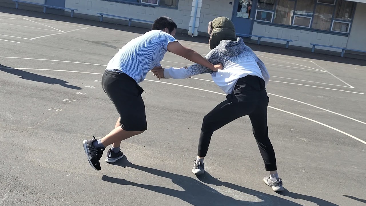 Skinny Guy and Fat Guy Fighting - YouTube