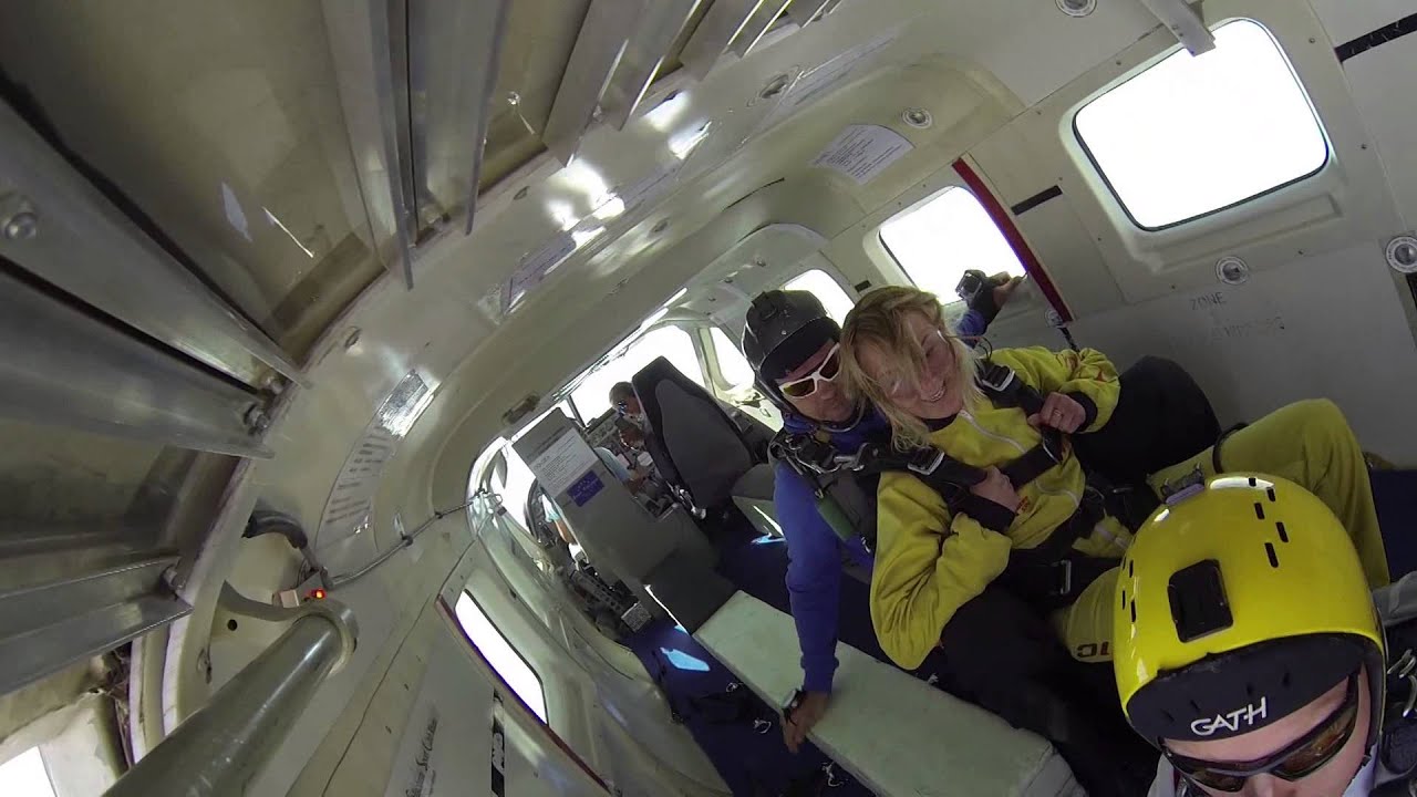 Belgium Tandem Skydiving Spa Freefall parachute jump HD @4000m (13000 ...