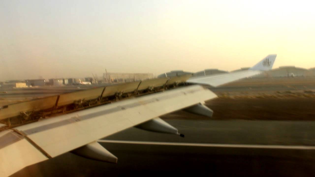 Emirates A330 Landing in Dubai - YouTube
