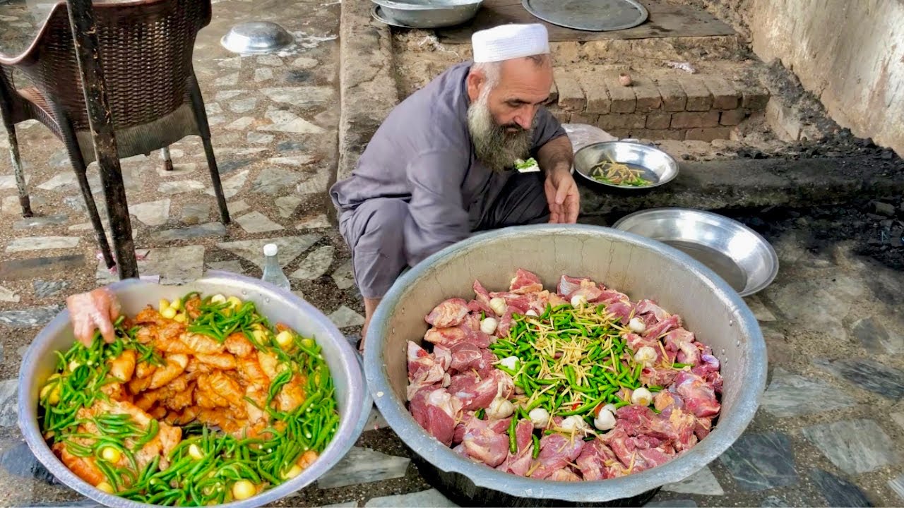 Giant Size Beef Rosh Prepared | Peshawari Dum Pukht Making | Afghani ...