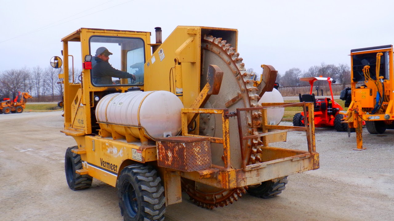 Vermeer CC135 Rock Saw - YouTube