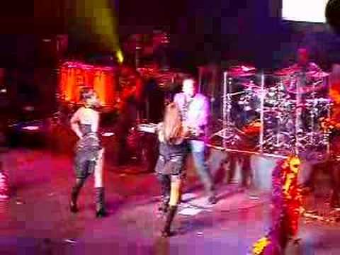 K.C. and the Sunshine Band - Shake Your Booty