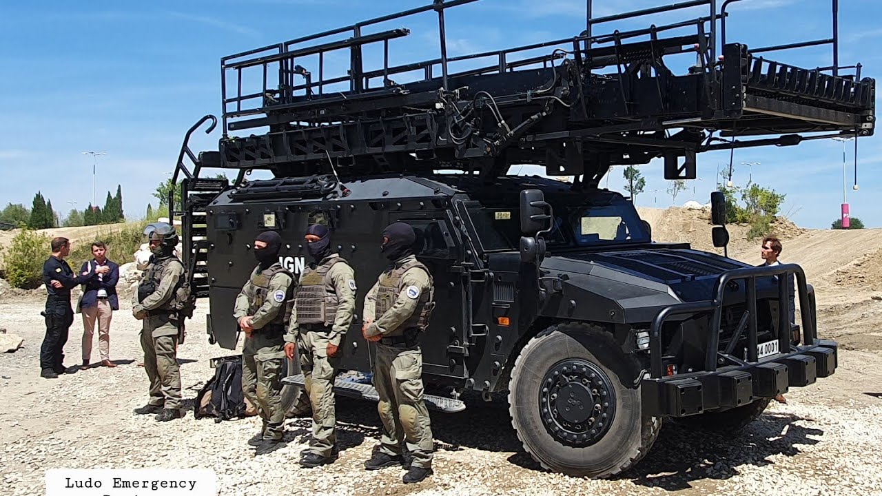démonstration GENDARMERIE ( GIGN Eurosatory 2022 ) 4K military police ...