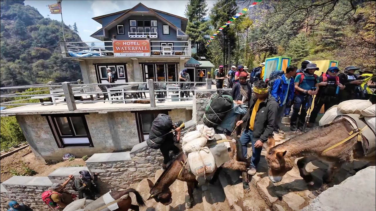Crowd on the way to Everest Base Camp Trek in October via Namche Bazar ...