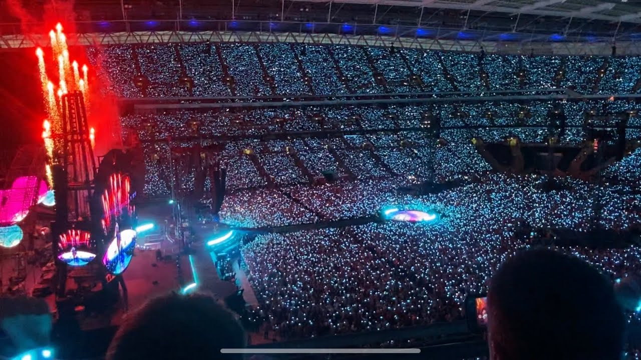 COLDPLAY (20/08/22) - HIGHER POWER + Entrance @ Wembley Stadium ...