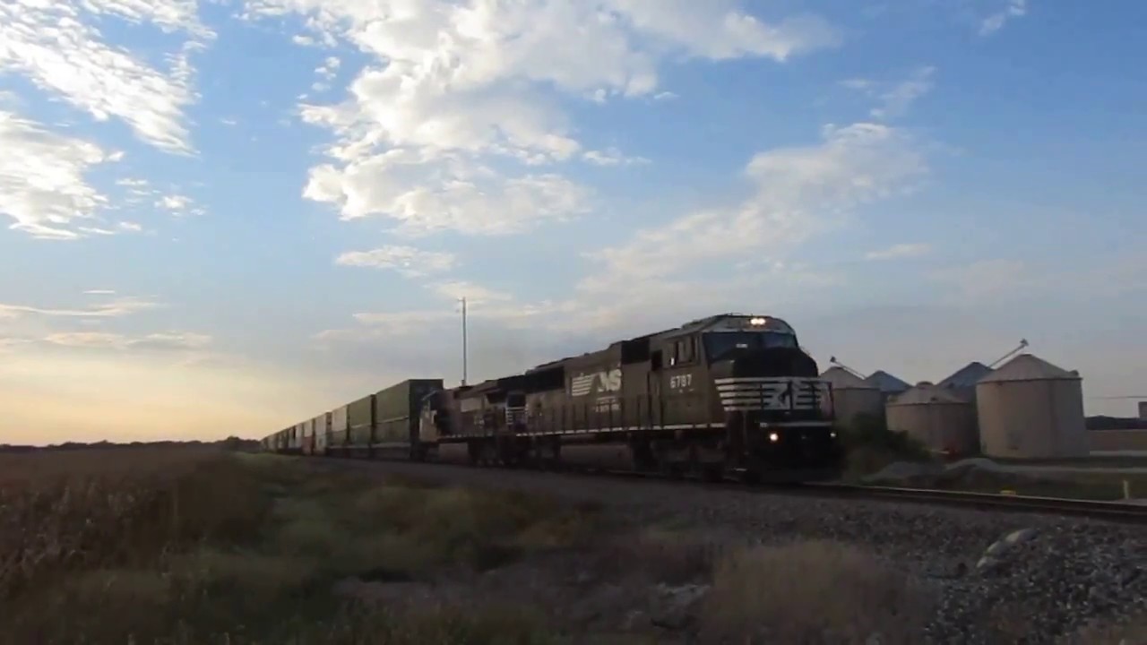 NS 6787 SD60M Leads NS 223 - YouTube