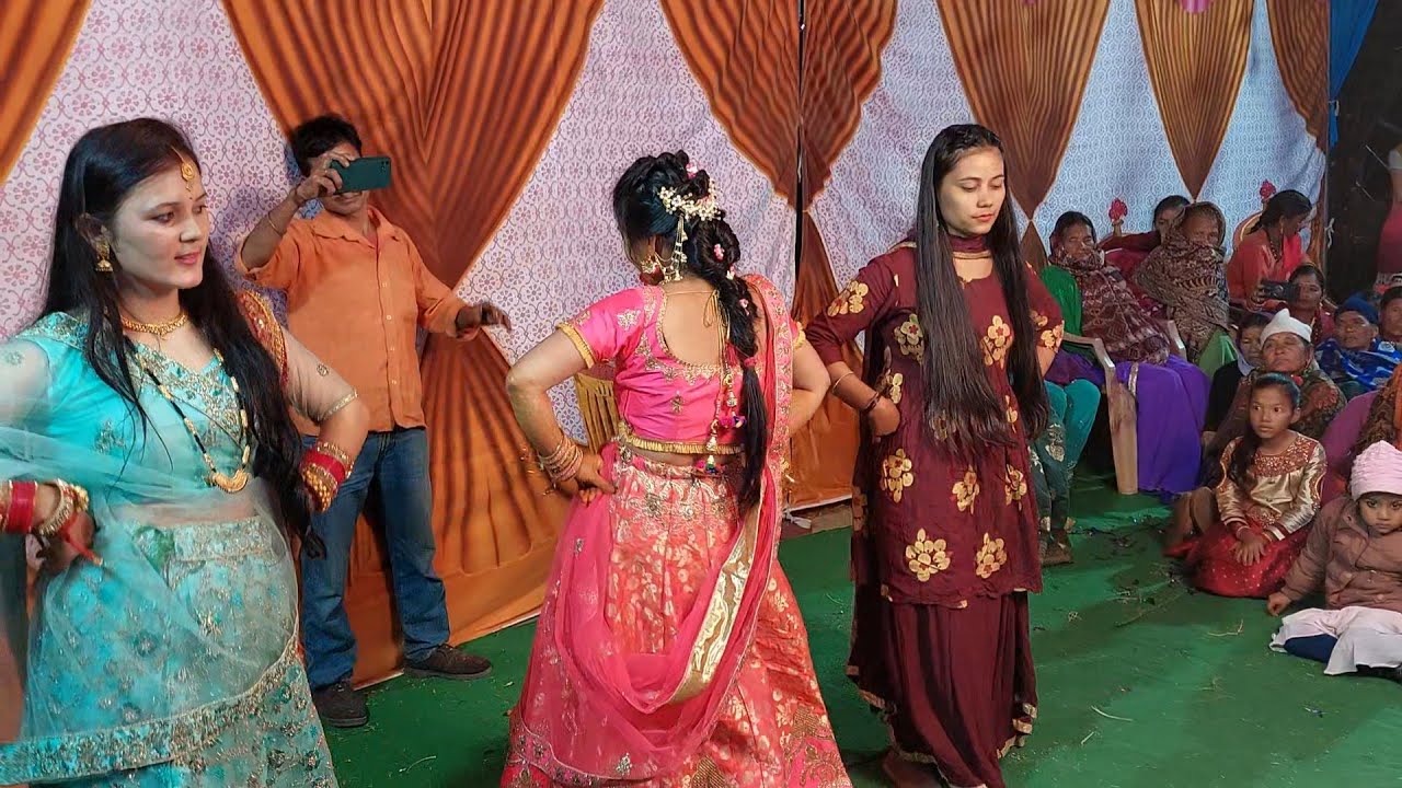 Beautiful Sangeet Dance Performance By The Bride And Her sister ...