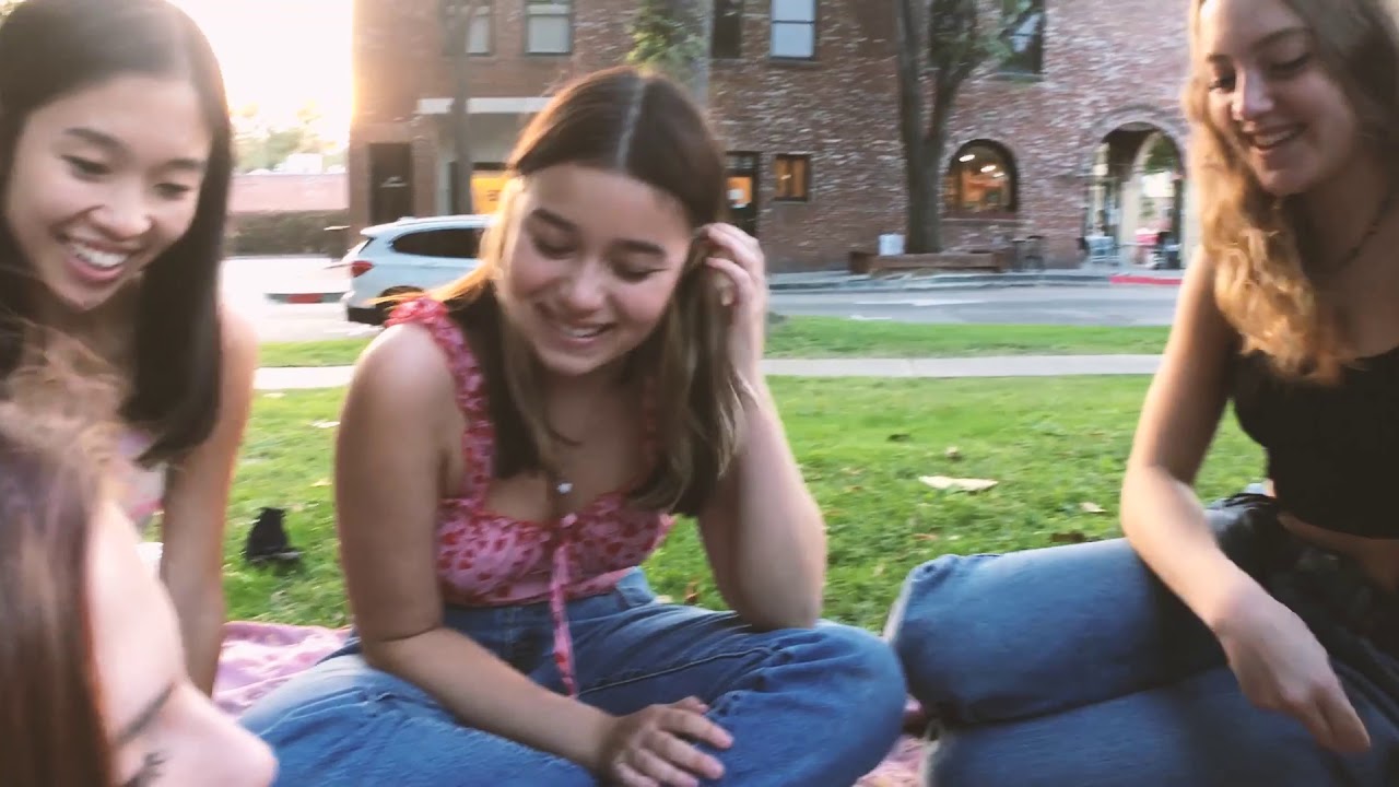 bellamia - Sound of Summer (Official Video) - YouTube