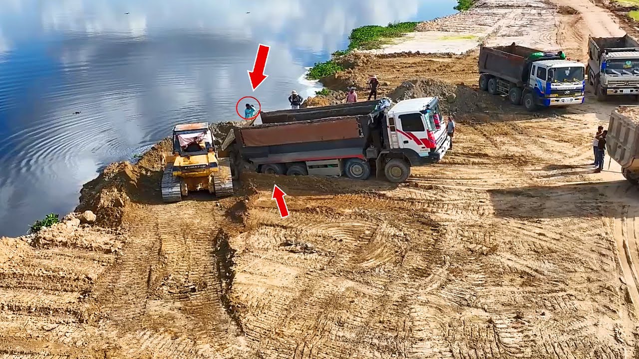 Be Careful! Incredible 25.5ton Dump Truck Fails Back Stuck by Landslide ...