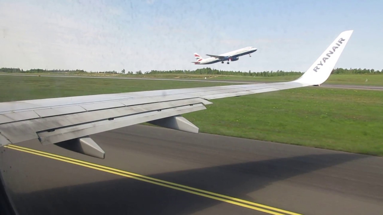 Ryanair Boeing 737-800 - Take-off at Gothenburg GOT to Malaga AGP ...